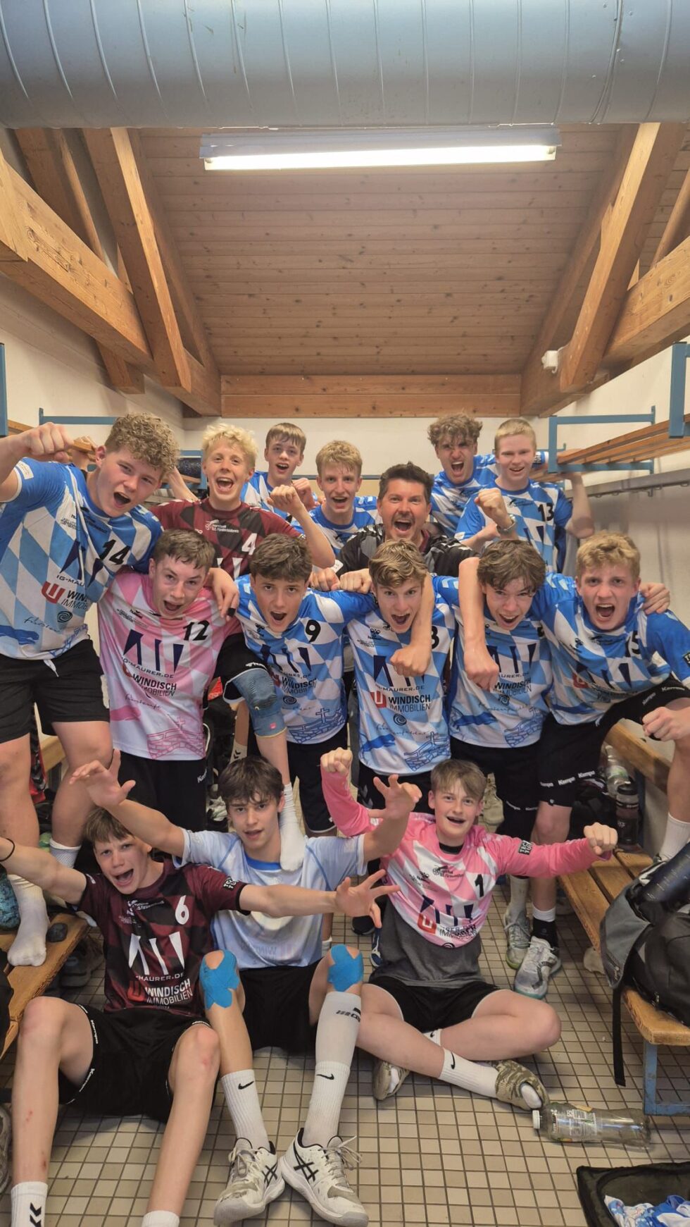 Perfekt durchmarschiert – Unsere mB-Jugend zieht ungeschlagen in die Oberliga ein! | Brucker ...